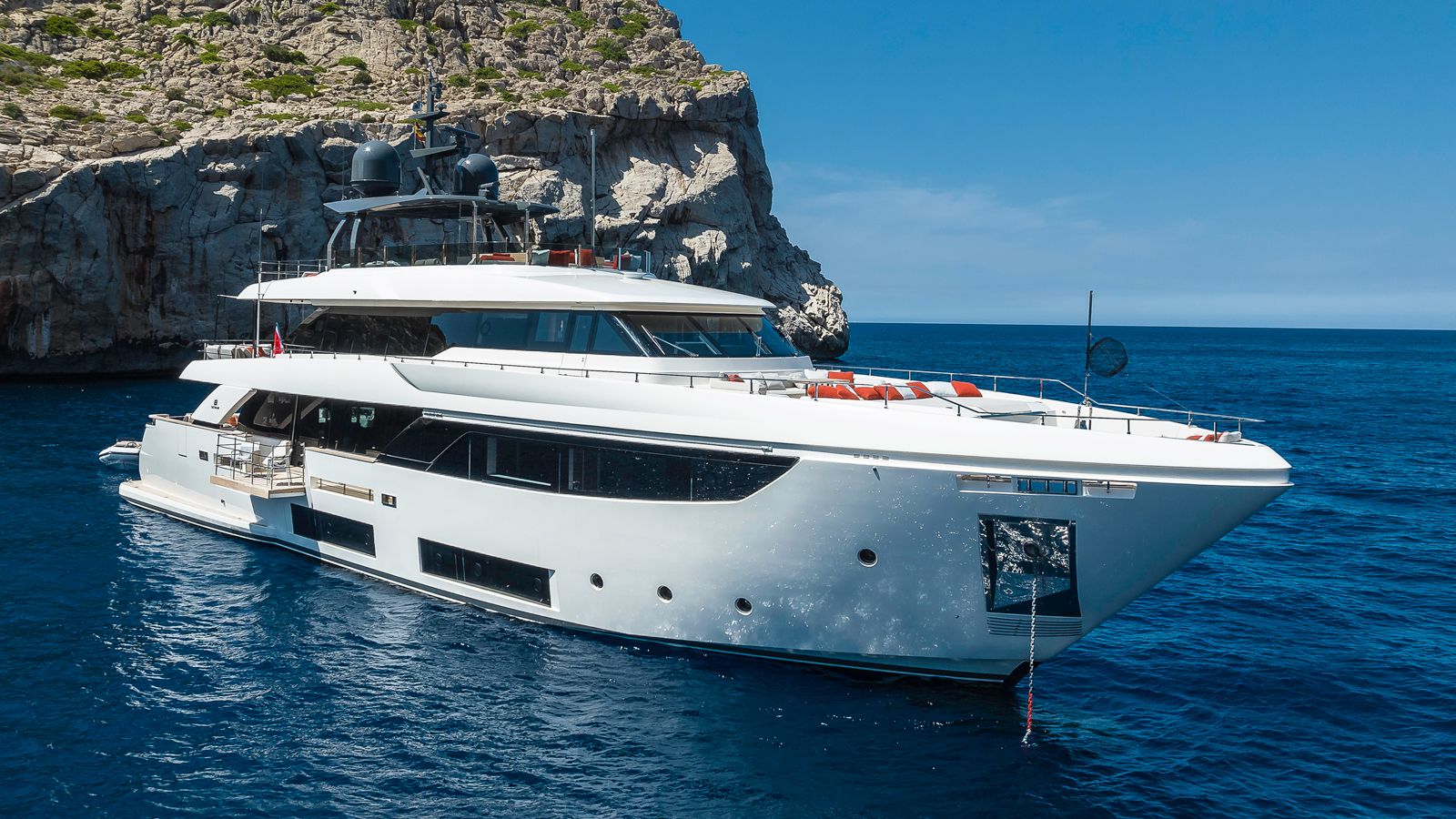 33m Custom Line Diana II sold